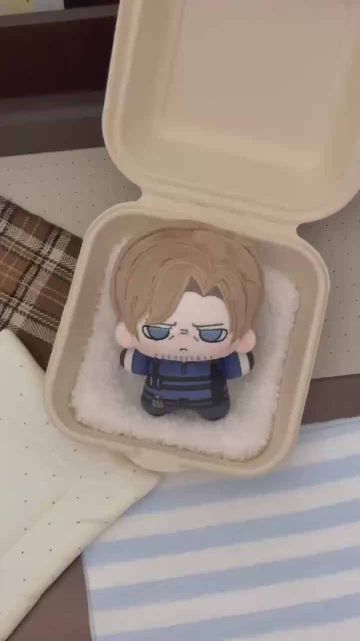 [Pre-sale]10CM Leon Scott Kennedy Plushie – StarrToy